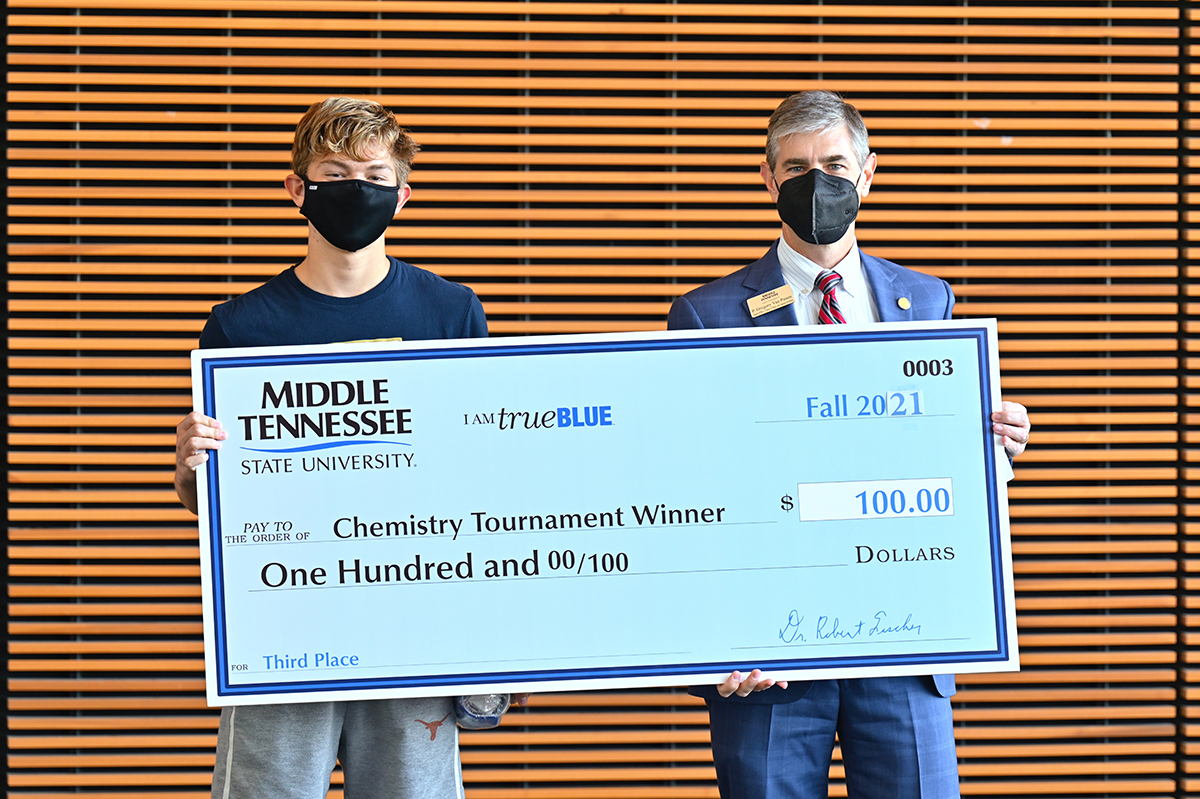 Region’s top high school chemistry students earn awards at MTSU tournament – MTSU News